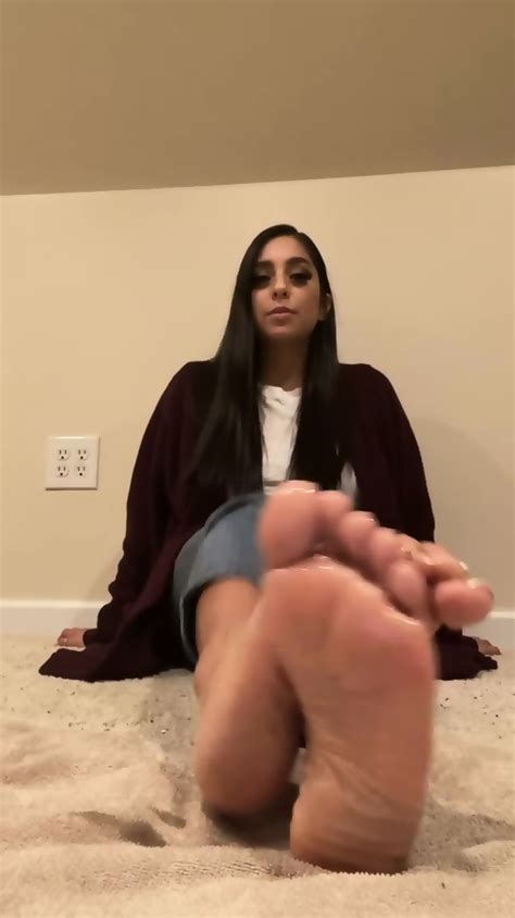 Footqueenbee 4 Eporner