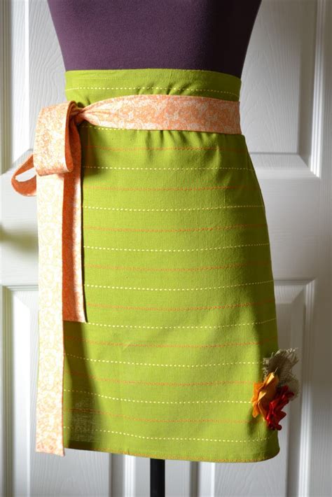 50 Apron Tutorials For Spring Cleaning Apron Tutorial Apron Diy Apron