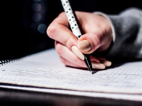 Redação UERJ 2025 possíveis temas e exemplos de trabalhos nota máxima