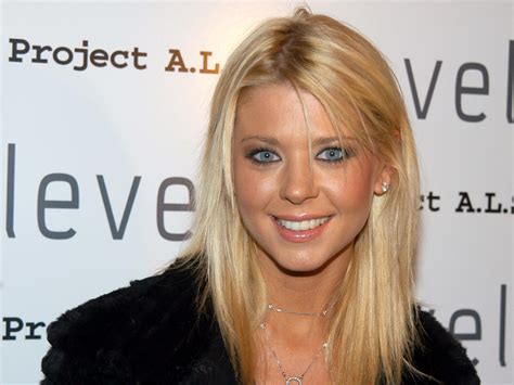 Rarely Seen ‘90s It Girl Tara Reid Looks Unrecognizable Parade