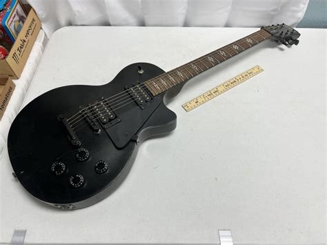 Stagg Electric Guitar | Live and Online Auctions on HiBid.com
