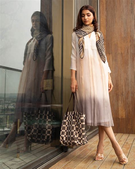 Beige Taupe Shaded Calico Tunic Rasa Jaipur