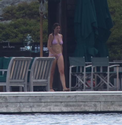 Cindy Crawford Sexy 18 Photos Thefappening