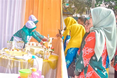 Ketua TP PKK Beri Dukungan Peserta Lomba Masak Ikan Tingkat Provinsi Riau