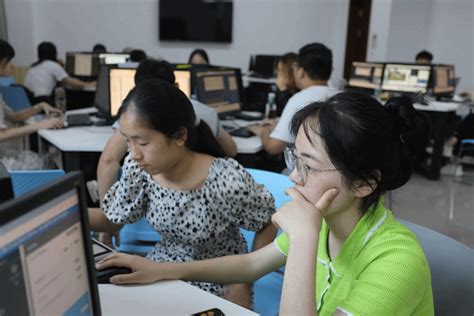 六月跨专业虚拟仿真实验课程第三日：如火如荼 经济管理实验教学示范中心