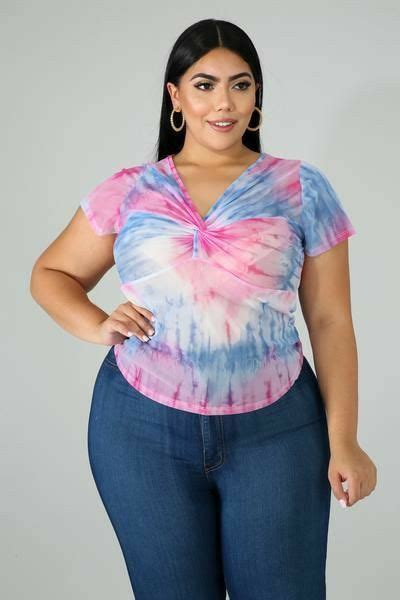 Jesenia Perez Rainbow Wanita Berlekuk Wanita