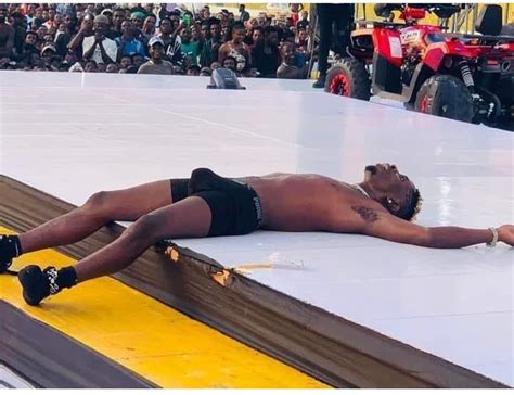 Ghanaians React To Half Naked Photo Of Heavily Endowed Shatta Wale