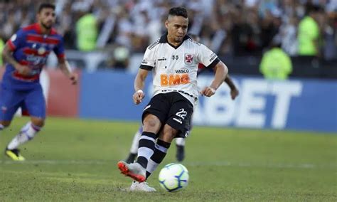 Pikachu Vira Modelo Do Uniforme Infantil Da Kappa Supervasco