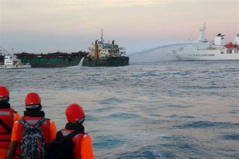 又來台灣灘盜採海砂！海巡扣回中國4488噸抽砂船、船員8人 風傳媒
