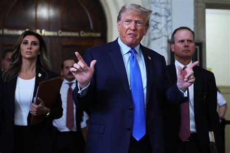 Donald Trumps Behavior In Court Was Very Different To Outside Photos