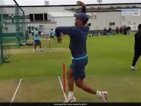 India Vs South Africa Ms Dhoni Turns Leg Spinner Ahead Of 5th Odi