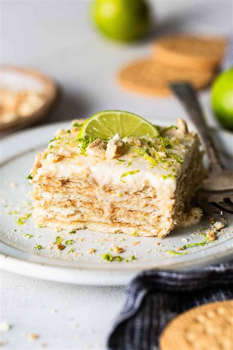 Carlota De Limón Is An Easy Mexican Lime Icebox Cake Made From Layers