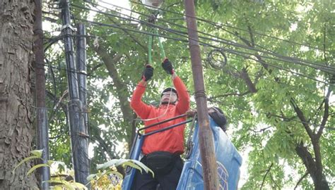 Pemkot Bandung Tertibkan Kabel Udara Di Jalan Cianjur Selanjutnya