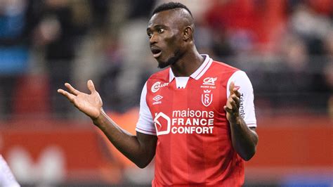 Trabzona Bedava Sol Bek Ghislain Konan