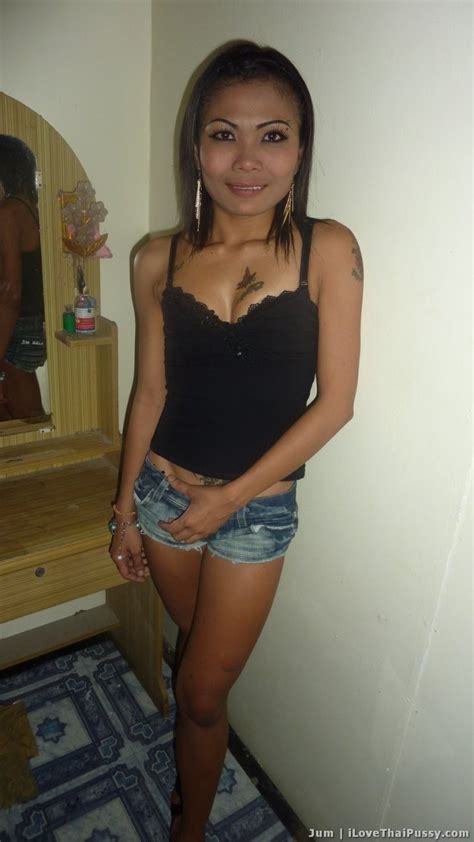 Thai Street Whore Bareback Fucked By A Swedish Tourist Porn Pictures