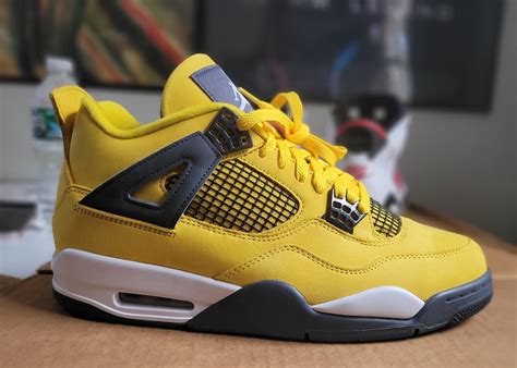 Hq In Hand Look Jordan 4 Lightning Gx Batch Rpandabuy