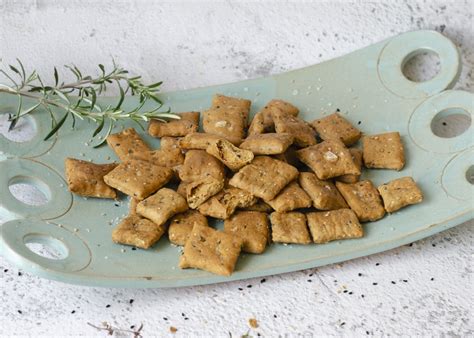 Galletitas saladas especiadas receta fácil de aperitivo casero