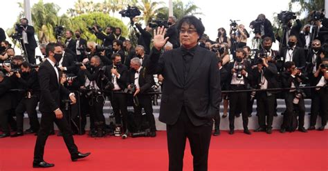 칸 영화제 레드 카펫 오른 봉준호 감독