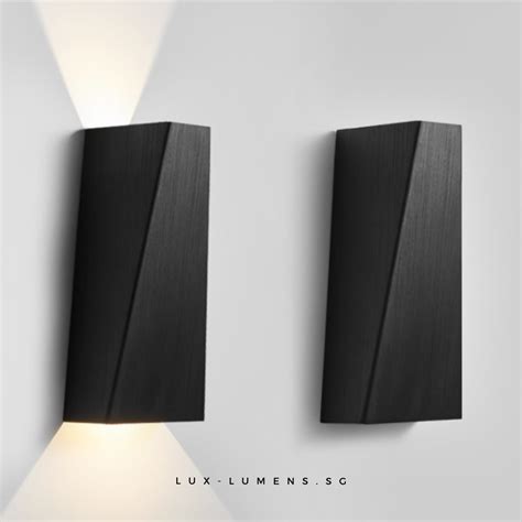 Lasso Iii Leds Wall Lamp Lux Lumens