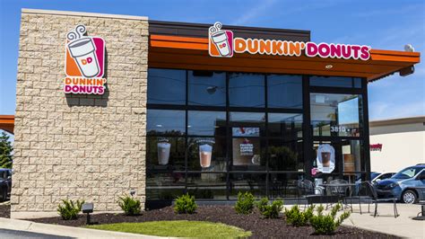 Dunkin Brings Back Fan Favorite Salted Caramel Cold Brew In Time For Summer
