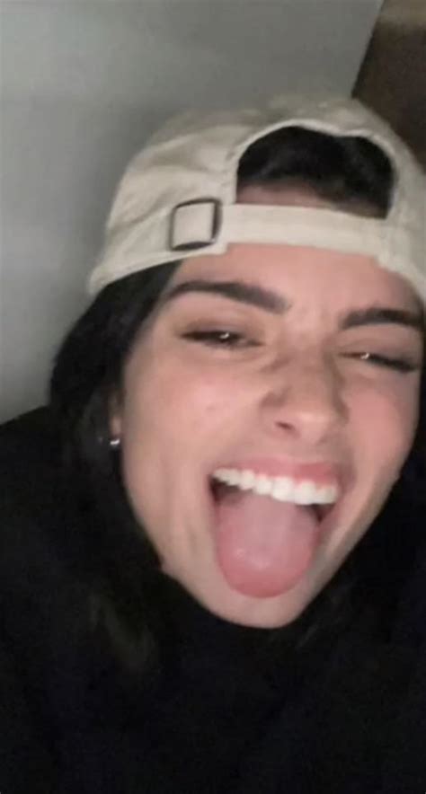 Dixie Damilio Scrolller