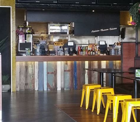 Bfast Bar Feature Wall Concept Yet Horizontal Slats Rather Than Vertical