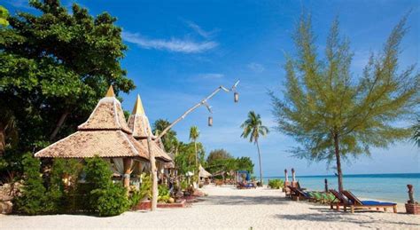 Ilovethailand Eu Koh Ngai Наричат Koh Ngai също така и Koh Hai Островът е с размери четири на