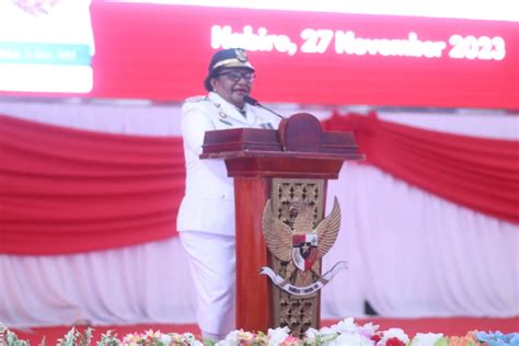 Ribka Haluk Lantik Denci Meri Nawipa Sebagai Penjabat Bupati Paniai