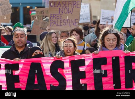 Bath Uk4th Nov 2023 Pro Palestinian Supporters Carrying Placards