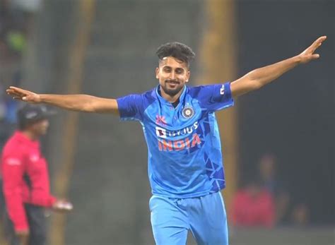Umran Malik Shatters Bumrahs Record Rediff Cricket
