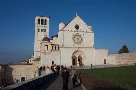 Relaxing Walking Tour Of Assisi In Assisi Pelago