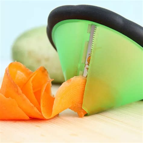 Cucumber Cutter Sharp Slicing Melon Fruit Spiral Slicer Cooking Tool