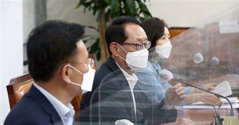 추미애 아들 휴가 관련 기자회견하는 김도읍
