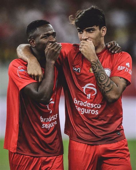 Vinicius Jr e Paquetá