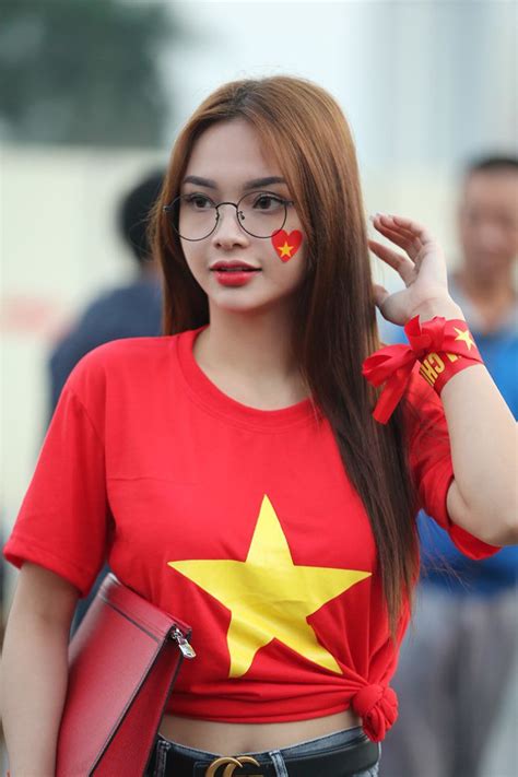 Dàn Cổ động Viên Nữ Nóng Bỏng đốt Cháy Không Khí Sân Mỹ Đình Trước Giờ