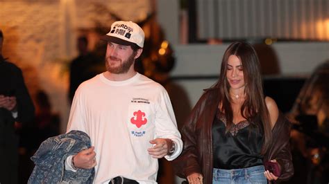 Sofia Vergara Shares Kiss With Spanish Actor On Date Night 2 Years