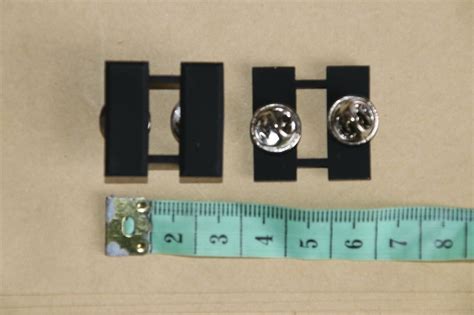 Modern Us Army Subdued Captain Metal Collar Rank Badges As Vietnam Pair
