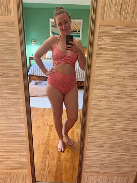 New Hot Sexy Hope Kauffman Bikini Pics