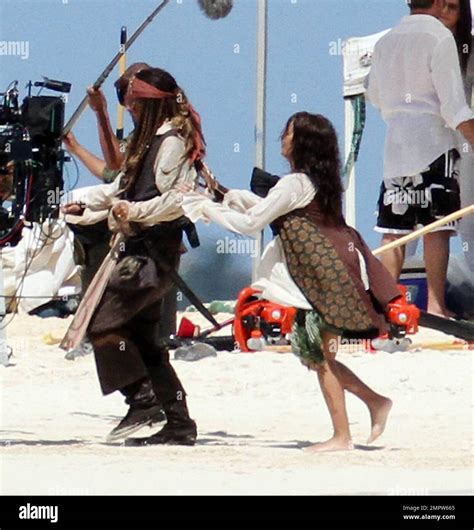 Exclusive Johnny Depp And Penelope Cruz Film A Kissing Scene On A