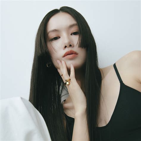 Hitomi Rose S Instagram Twitter Facebook On Idcrawl