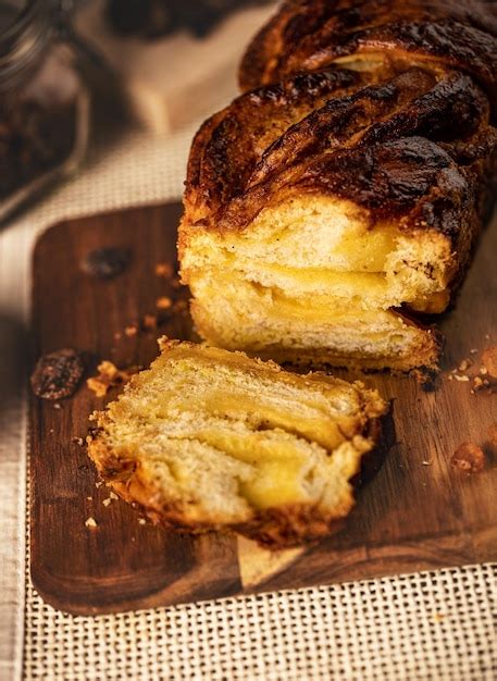 Premium Photo Sliced Vanilla Babka