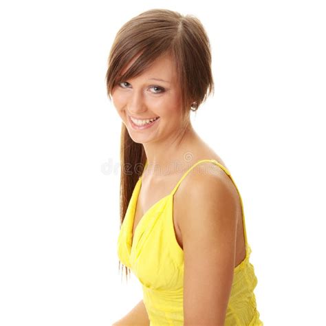Belle Fille De Brunette Dans La Robe Jaune Photo Stock Image Du