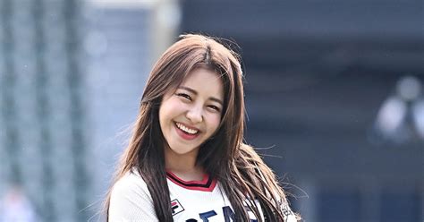 브레이브걸스 유정 꼬부기 닮은 미소[엑s Hd포토]