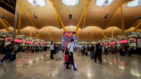 Aena El Aeropuerto De Barajas Recupera La Normalidad Tras Los