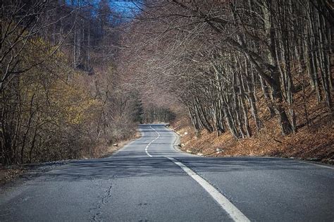 път крива магистрала Praid Трансилвания Румъния Pikist