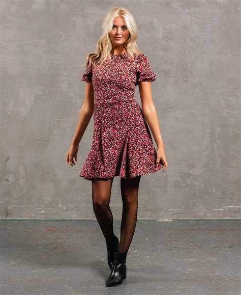 Red Floral Puff Sleeve Mini Dress Needs No Label