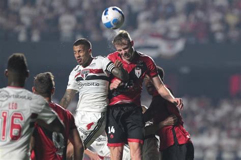 Marlon Freitas Lamenta Eliminação Do Atlético Go E Vira Chave Para