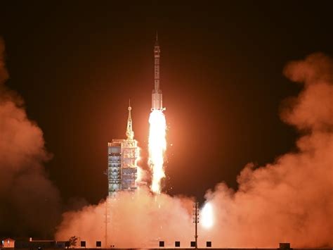神舟十五號載人飛船與太空站完成自主快速交會對接 Rthk