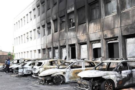 احتجاجات فرنسا اعتقال 150 شخصا وماكرون يقول إن أعمال الشغب بعد مقتل