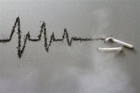 Cigarrillos Y Cardiograma Hechos De Ceniza En Gases De Humo Efectos